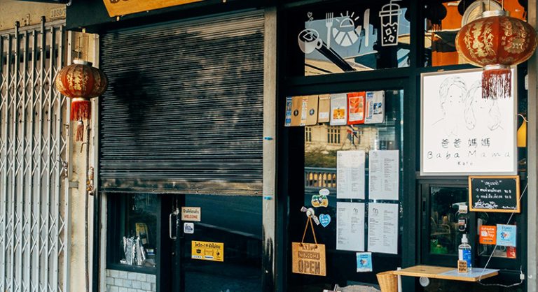 15 Signs You’re About to Eat at a Filthy Restaurant (According to ...
