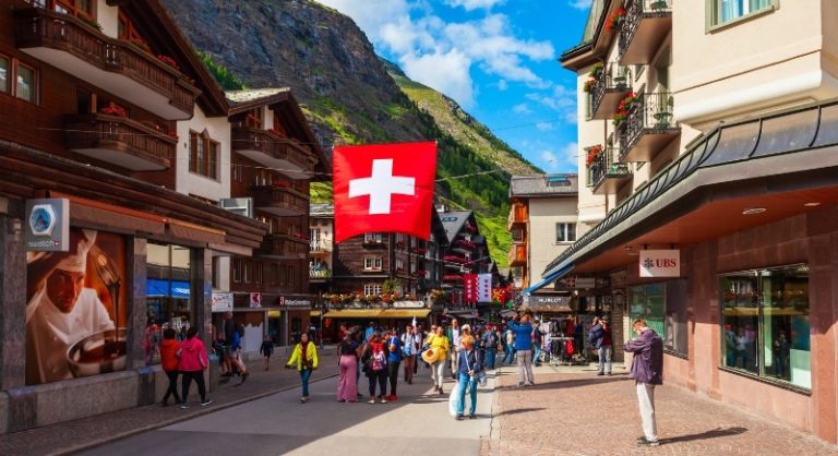 11 Countries Tourists Say Have the Rudest People - Big Edition