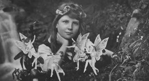 10 Historical Hoaxes That Fooled the World's Smartest People - Big Edition